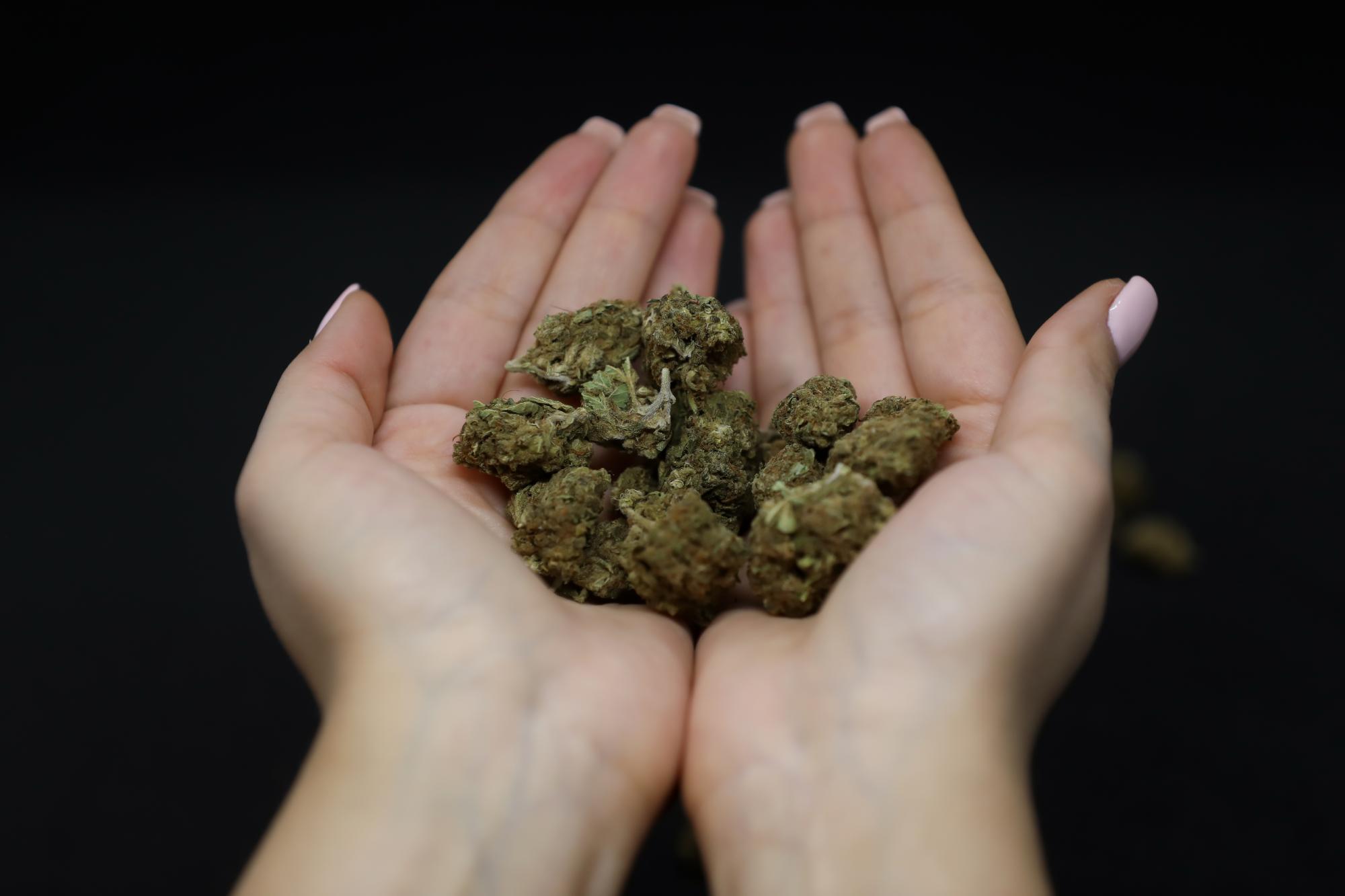 Why Weed Edibles Are Stronger Than Flower - Pure Oasis